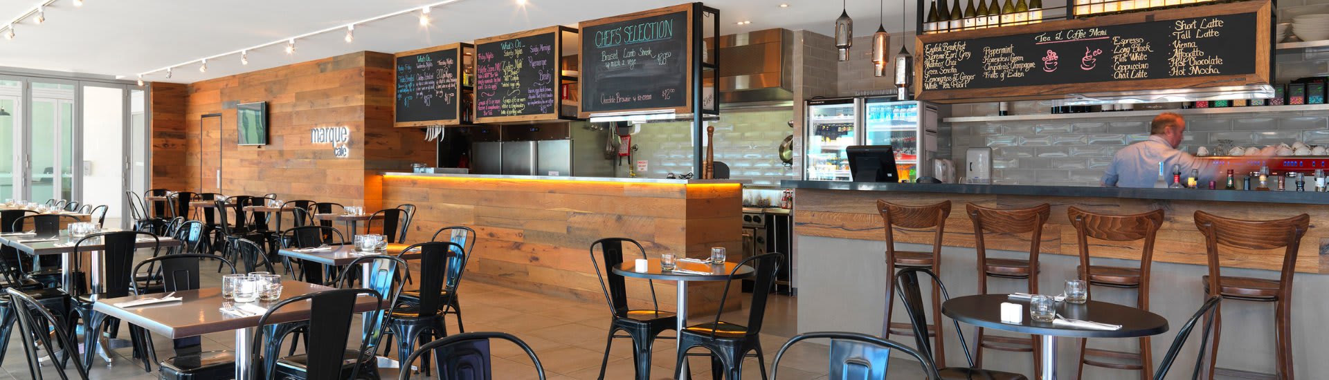 Marque Bar & Grill | Restaurants | Oaks Mackay Rivermarque Hotel