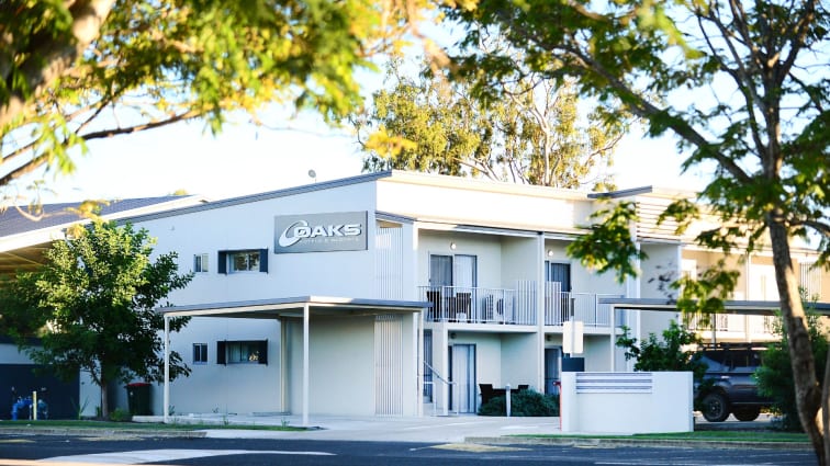 Oaks Middlemount Suites | Middlemount Hotels