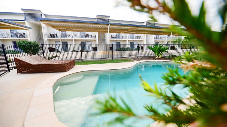 Oaks Middlemount Suites | Middlemount Hotels