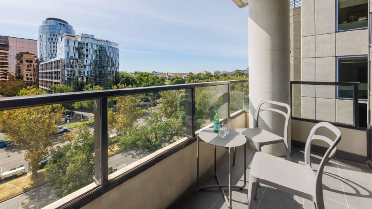 Oaks Melbourne St Kilda Road Hotel | Hotel on St Kilda Road Melbourne